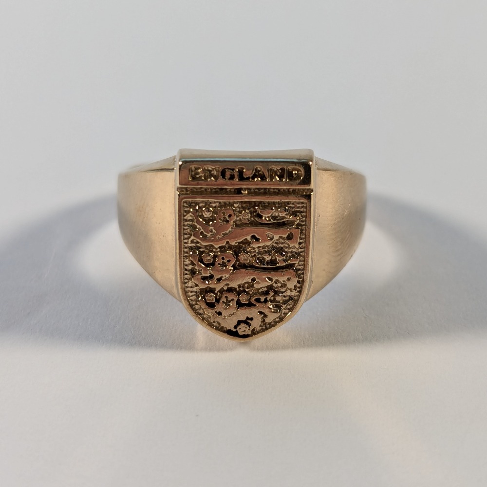 Pre-owned 9ct Gold 3 Lion England Crest Signet Ring Size U - Own4Less